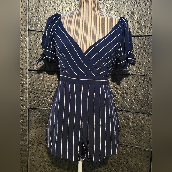 essue | Shorts | Essue Womans Navy White Shorts Romper | Poshmark